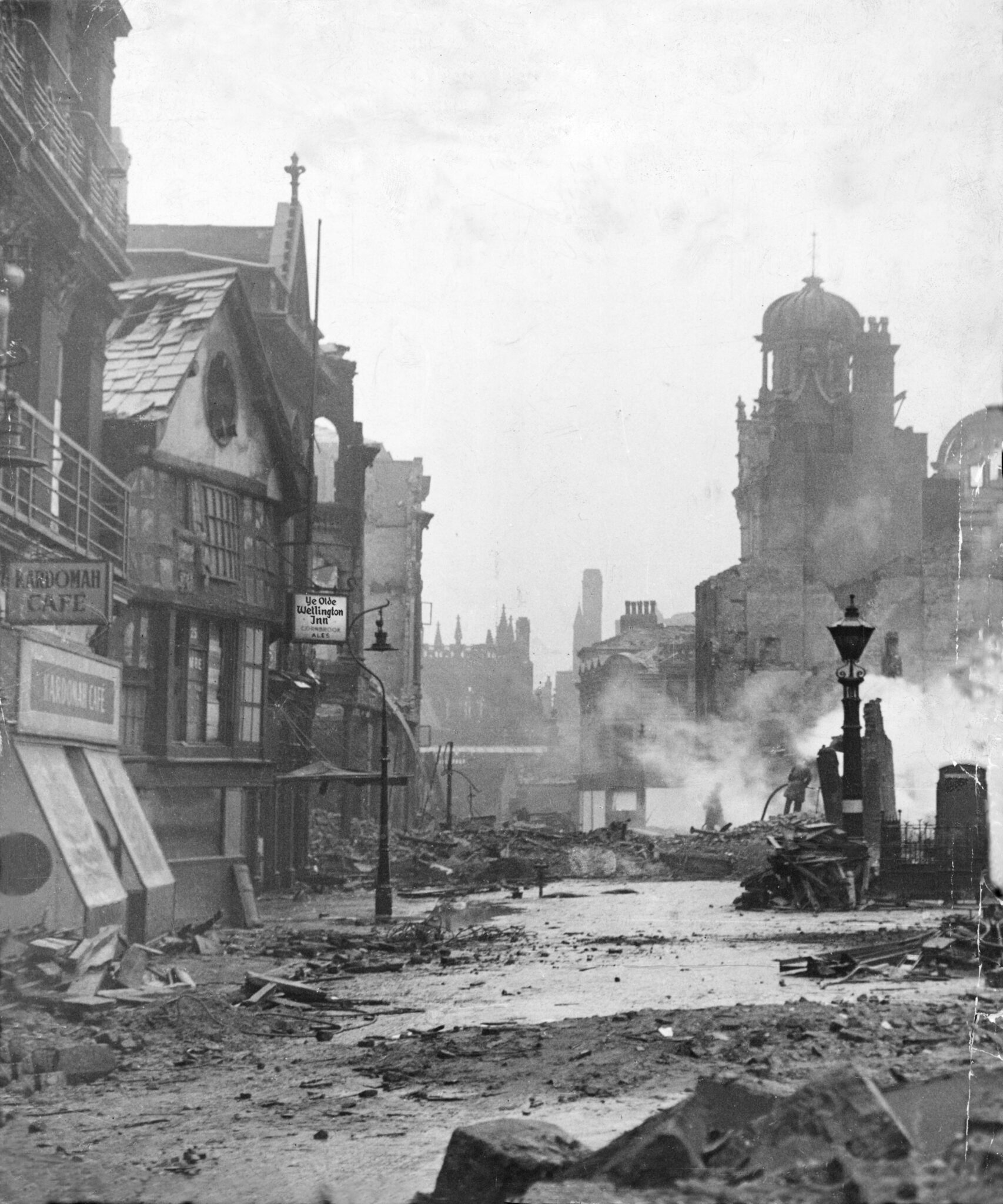 Haunting images show harsh reality of life during World War II for the ...