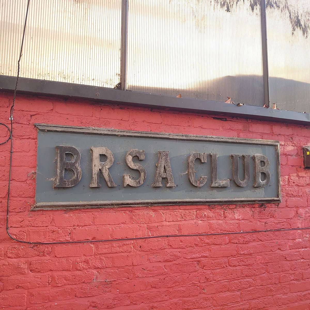 The secret abandoned bar hidden underneath Manchester Victoria Station