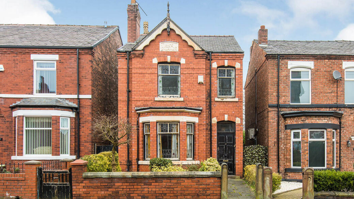 This Bargain 3 Bed Detached House In Wigan Is On The Market For £105k