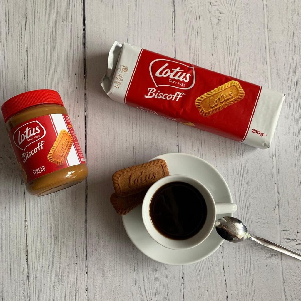 People are making Biscoff iced lattes