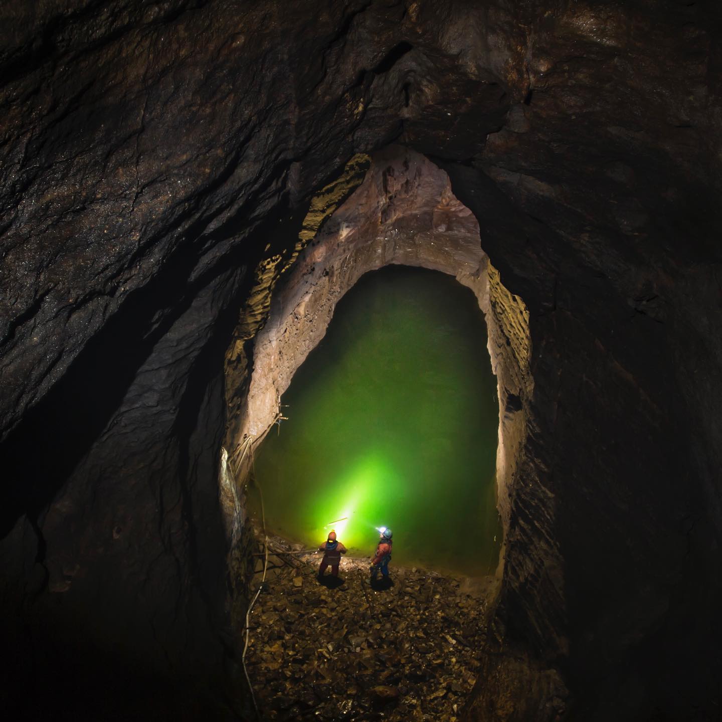 The beautiful Peak District village with its own caves and a castle