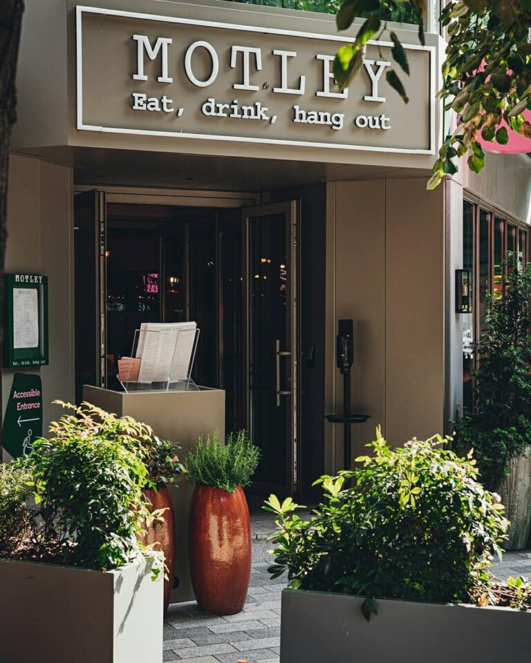 Huge hot chocolate platters are the new winter food trend and they look ...